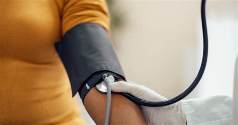 Cómo medir la presión arterial con o sin baumanómetro Salud