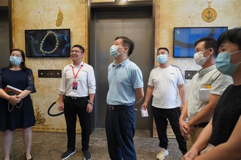 深圳市罗湖区总工会领导莅临明丰珠宝参观指导 深圳明丰珠宝有限公司