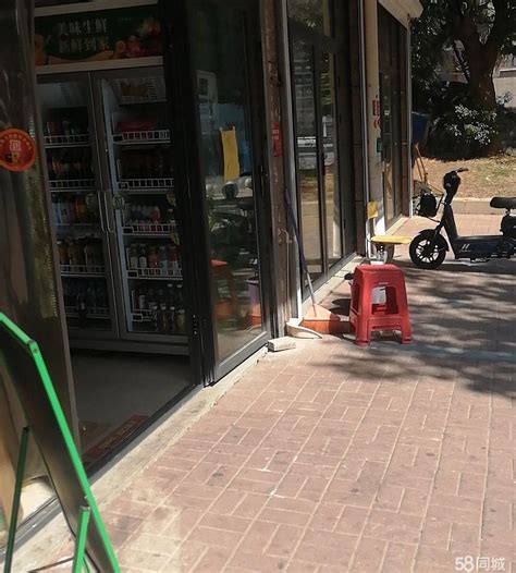 【6图】小区大门口，临街店面，对面工地，25证档，有发展前景。金华婺城江北商铺租售生意转让转让 金华58同城