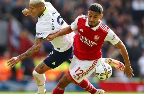 Arsenal muốn nhanh chóng trói chân Saliba