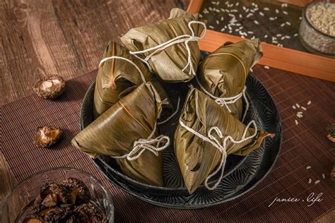 宅配素粽推薦 三杯猴菇旦黃粽餡多料滿的全素粽子無膽固醇手工鹹蛋黃給懂吃的你