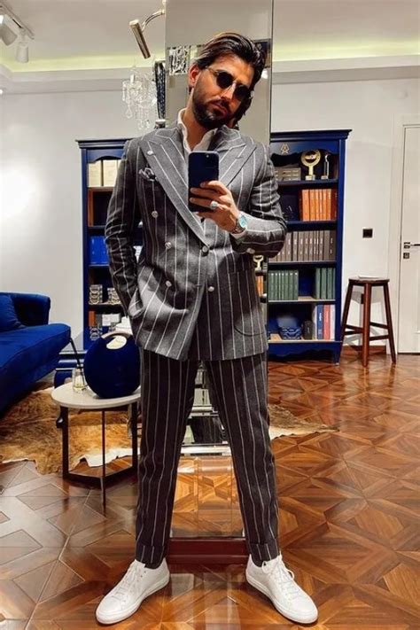 Darren Trendy Gray Peaked Lapel Double Breasted Striped Men Suits For Prom