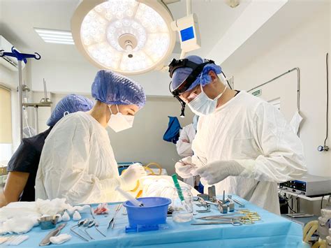 Львівські лікарі повернули 7 річній дівчинці здатність повноцінно чути — Lviv Media