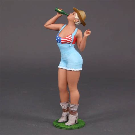 Painted Resin Figure Of Woman A X Mb Models