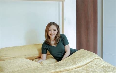 Seksinya Gaya Gisel Pakai Legging Ketat Seakan Gak Pakai Celana