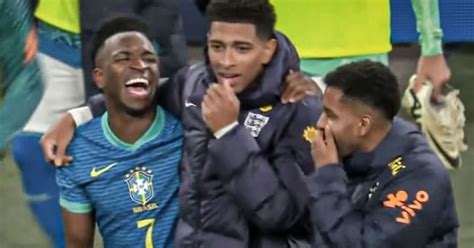 ‘이게 A매치야 레알 마드리드 친목회야 벨링엄 경기 후 동료들과 어깨동무신입생 뺨 ‘찰싹