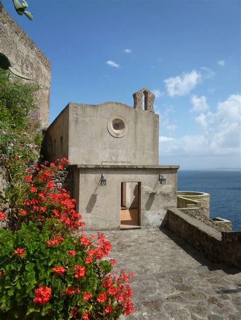 Chiesa Di Castello Aragonese Isola Ischia Italia Maggio