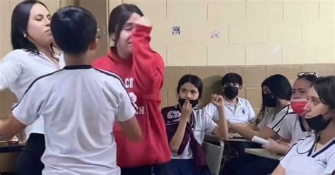 Maestra Se Despide De Sus Alumnos Y Su Reacción Se Hace Viral