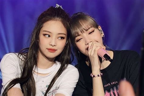 Blackpinks Lisa And Jennie Appeared With Iconic New Haircuts Check Out