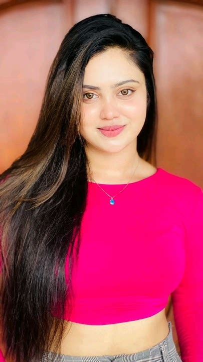 ඔය ගමේම ඉන්න ලස්සන ලේලි වගේද මෙයාගෙ ලස්සන බලන්නකො ~ වින්ඩි🌸🥰shorts