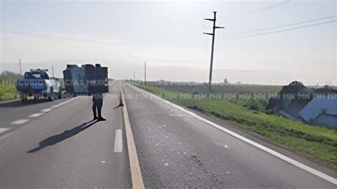 Un Camión Con Acoplado Volcó En La Ruta 18 Mercurio Noticias