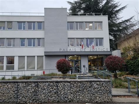 Jura 10 Mois Avec Sursis Pour Des Violences Sur Sa Femme Et Sa Fille