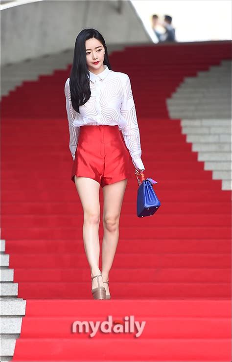 오늘 홍수아 서울패션위크 연예이슈 수다방 네모판
