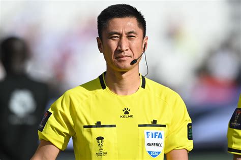 北青：4名中国裁判放弃朋友年夜饭邀约，准备亚洲杯决赛执法 直播吧