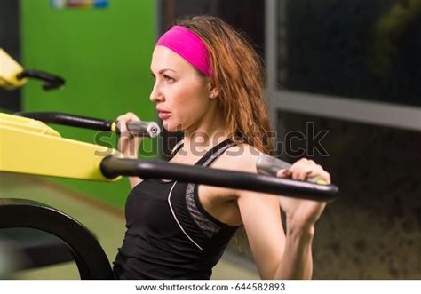 Sexy Fitness Girl Exercising Fitness Gym库存照片644582893 Shutterstock