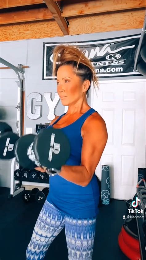 Kiana Tom 💪🏼🌴 Fitness Expert Kianatomflexappealfitmomtv