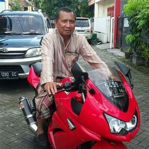 Bambang Soen Bang Soen • Threads Say More