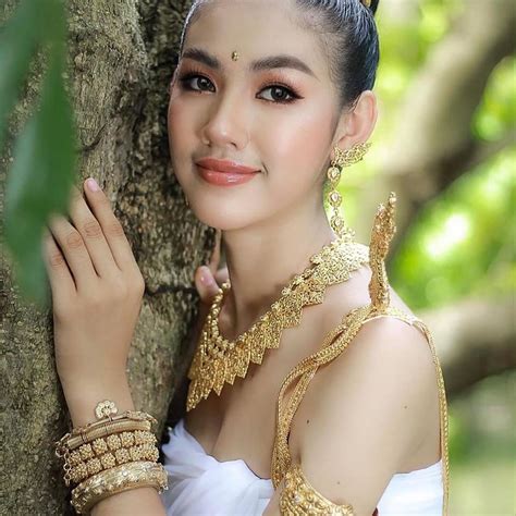 ប្រុងប្រយ័ត្ន គណនីយមួយប្រើរូបថតកញ្ញាឯកទេសចរណ៍ ចន សុទីម៉ាដើរបោកប្រាស់គេ សារព័ត៌មាន នគរវត្ត