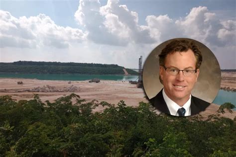 CEO de Vulcan Materials se reúne con AMLO por banco de material de
