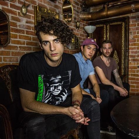 Boy Hero Cкачать бесплатно в Mp3 слушать музыку онлайн на портале Musify