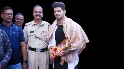 Mumbai Actor Sooraj Pancholi Seeks Blessings At Siddhivinayak After