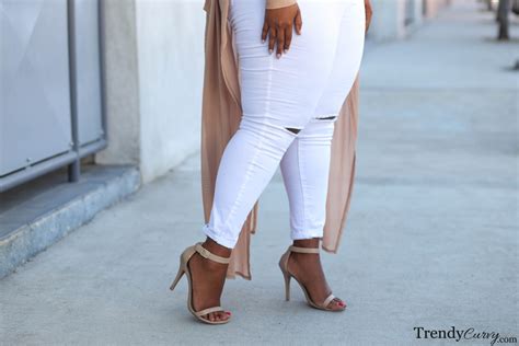 Keep It Neutral Trendy Curvy