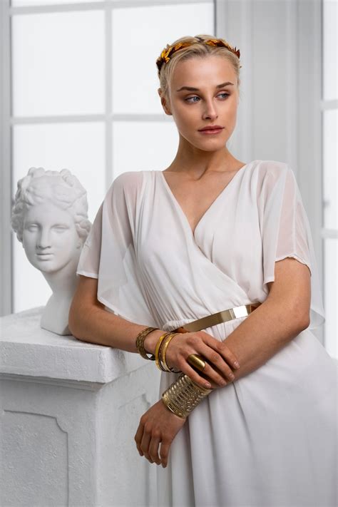 Free Photo Model Posing As Greek Goddess Front View