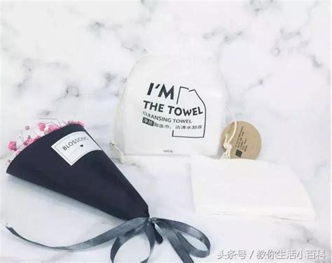 怎麼卸妝才能避免毛孔堵塞？教你1小妙招，沾水一抹，輕鬆清潔！ 每日頭條