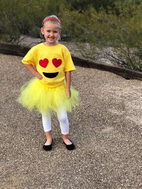 Diy Heart Eyes Emoji Costume Emoji Costume Emoji Costume Diy Emoji
