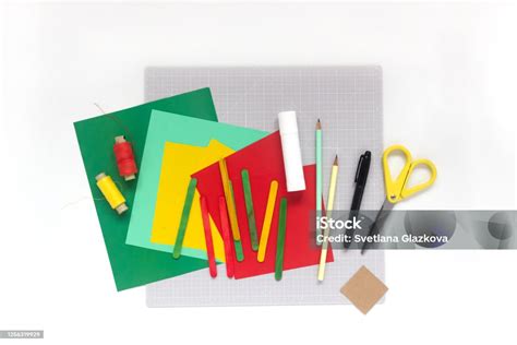 Diy 명령 단계 자습서에 의해 단계 빨간색과 노란색 수박 팬 여름 생일 파티를위한 장식 만들기 공예 도구 및 소모품 1단계 0