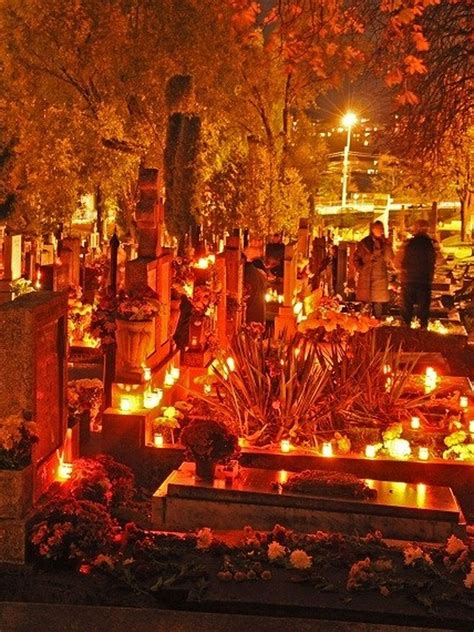 Tradiții și Obiceiuri De Ziua Morților Ce E Bine Să Dai De Pomană Ce