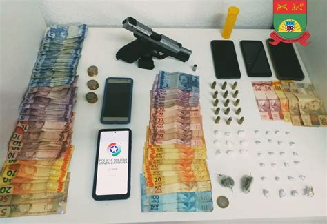 Pm Realiza Operação Para Combater Tráfico De Drogas E Três Homens E Um