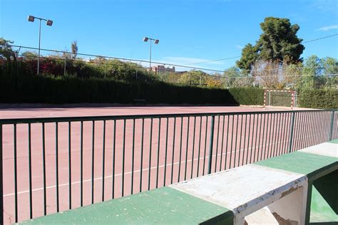 Deportes inicia las obras para la mejora de las pistas de fútbol sala de los Campitos