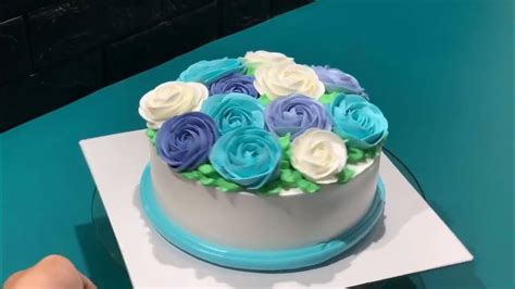케이크 장식 크림 층이 여러 겹으로 쌓인 화려한 레이어 케이크 Youtube