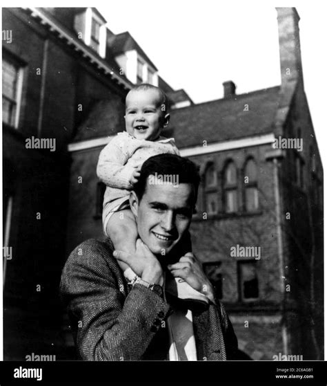 H075 03 New Haven Connecticut Usa April 10 1947 George W Bush
