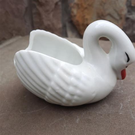 Фарфоровая статуэтка лебедь — цена 130 грн в каталоге Статуэтки Купить