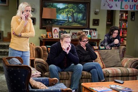 The Conners Lecy Goranson Talks Tackling Gun Violence On The Abc Series