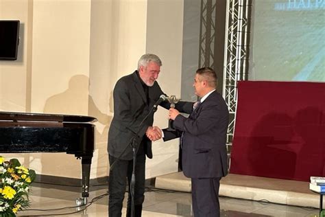 Носител на Националната литературна награда „Елиас Канети“ за 2023 г е Костадин Костадинов