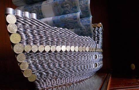 Корабль из 17 тысяч монет от украинского повара-нумизмата