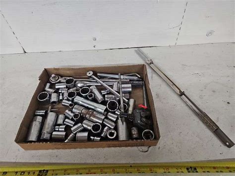 Assorted Sockets Isabell Auction