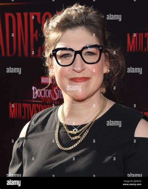 Mayim Bialik Golden Globes 2022