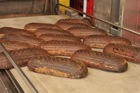 Kā Top Rudzu Rupjmaize Rogas Maize Ceptuvē Dienas Bizness