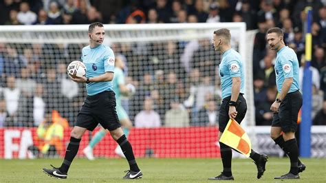 Lío En La Premier League El Partido Entre El Leeds Y El Arsenal
