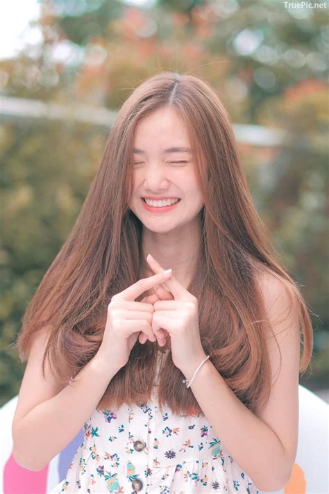 Thailand Cute Model Kanyarat Ruangrung On The Streets With Miss