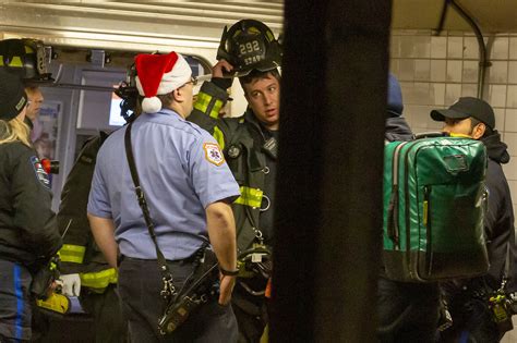 Nyc Man Struck And Killed By Train After Dropping Phone On Queens