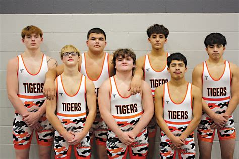 Tiger Wrestlers Rack Up Wins Cass County Star Gazette