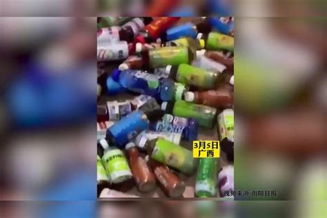 男孩对便利店女孩产生好感，为了多见几面，一晚上买水84次