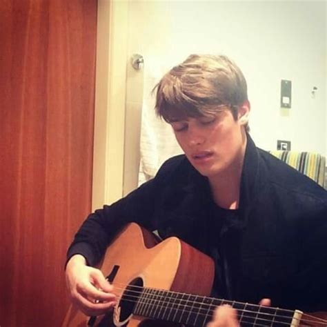 Pin By Iangallagher On Nicholas Galitzine Nicholas Hot British Men I Volunteer As Tribute