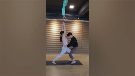 요가 핸즈온 비라바드라 아사나1 전사자세 전사1골반정렬 위주 Youtube