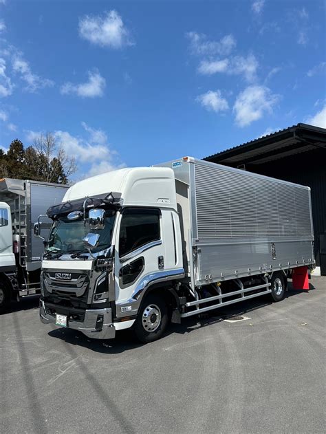 新車輌を納車しました 有 魚返産業運輸